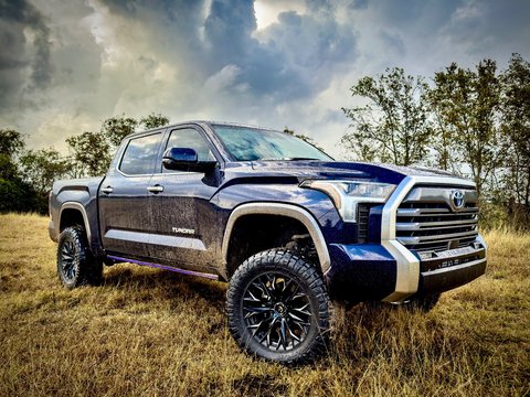 Best Suspension Kits for a Toyota Tundra | Custom Offsets