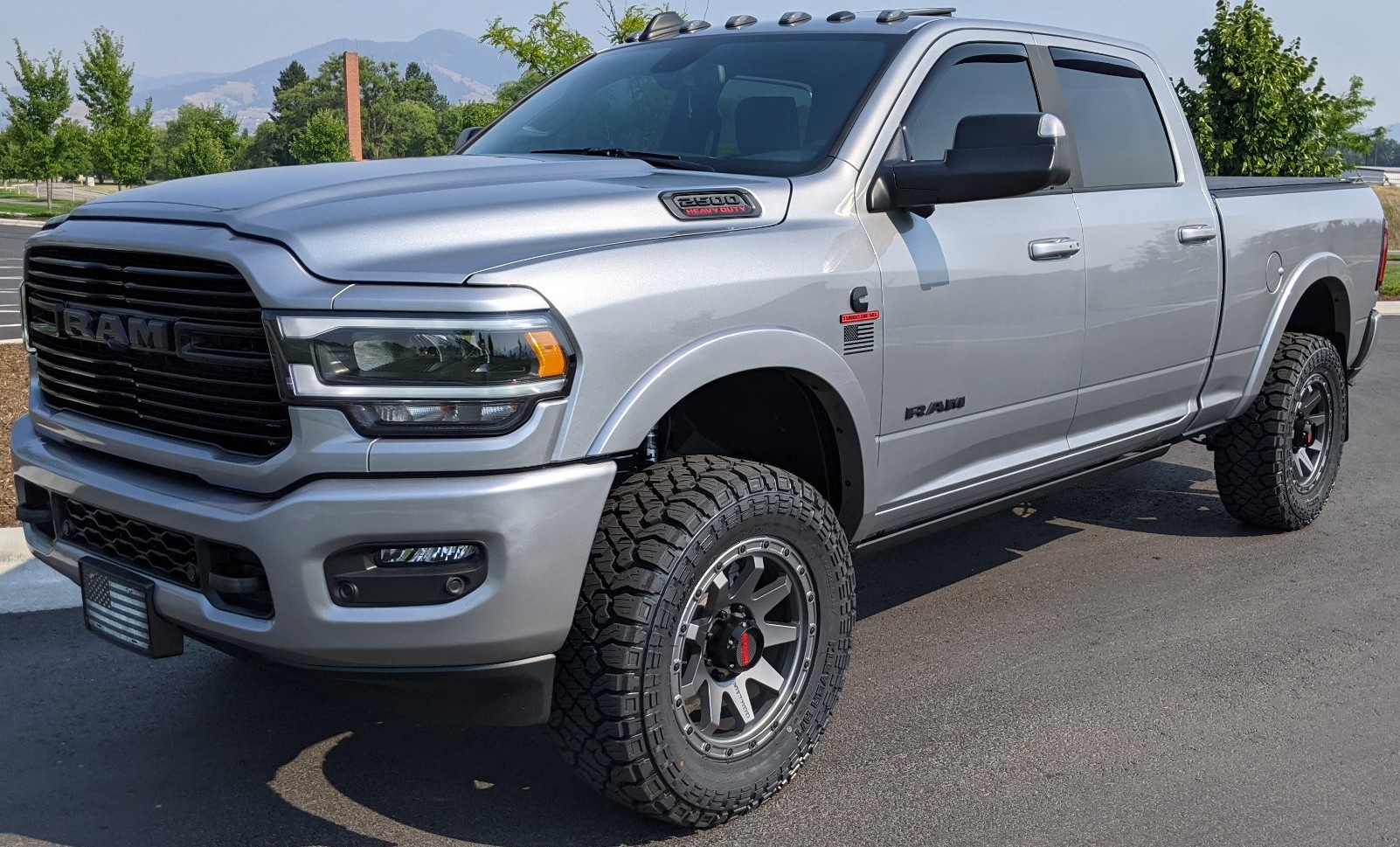 What Wheels and Tires Best Fit A Current-Gen RAM 2500 HD? | Custom Offsets