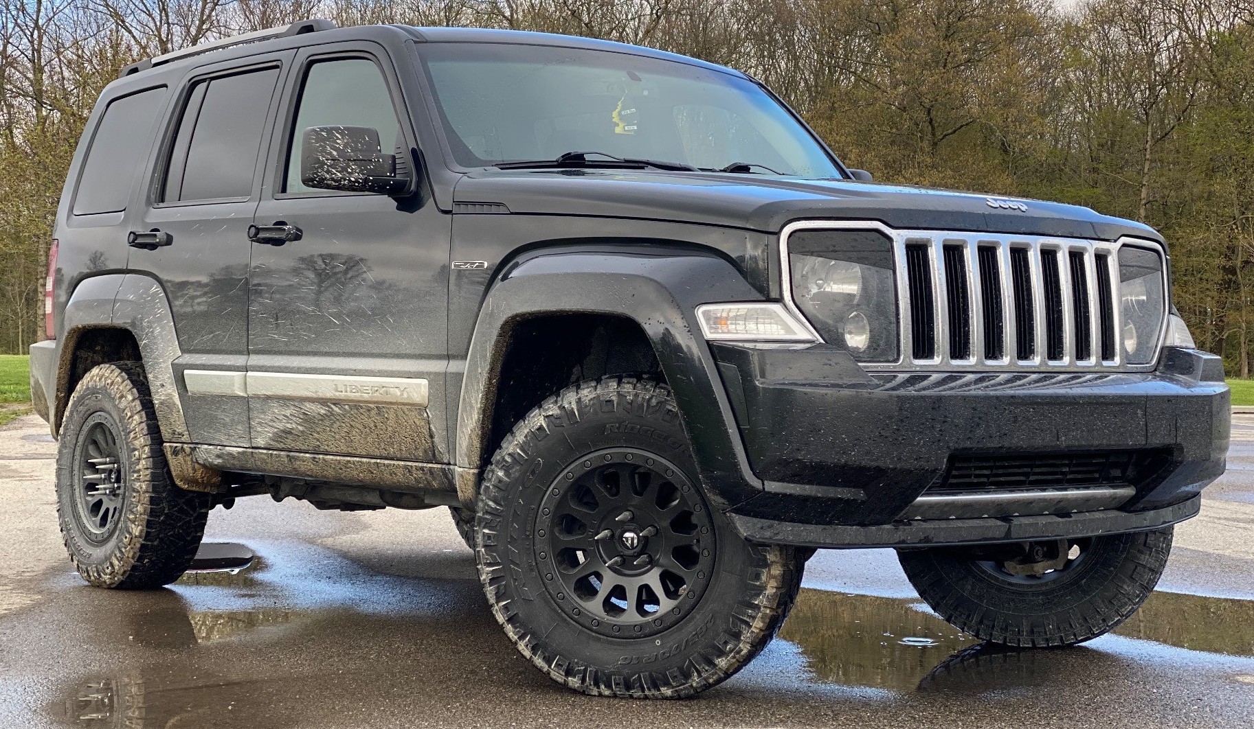 What Wheels and Tires Best Fit A Jeep Liberty For Off-Roading ...
