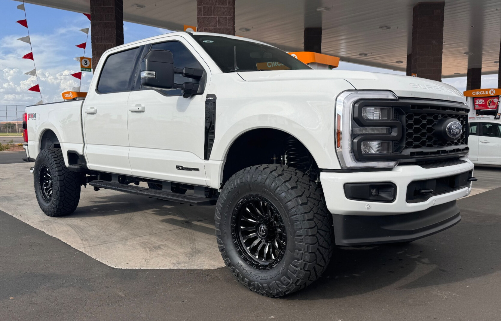 Top Exterior Mods to Take Your Ford F-350 To A New Level | Custom Offsets
