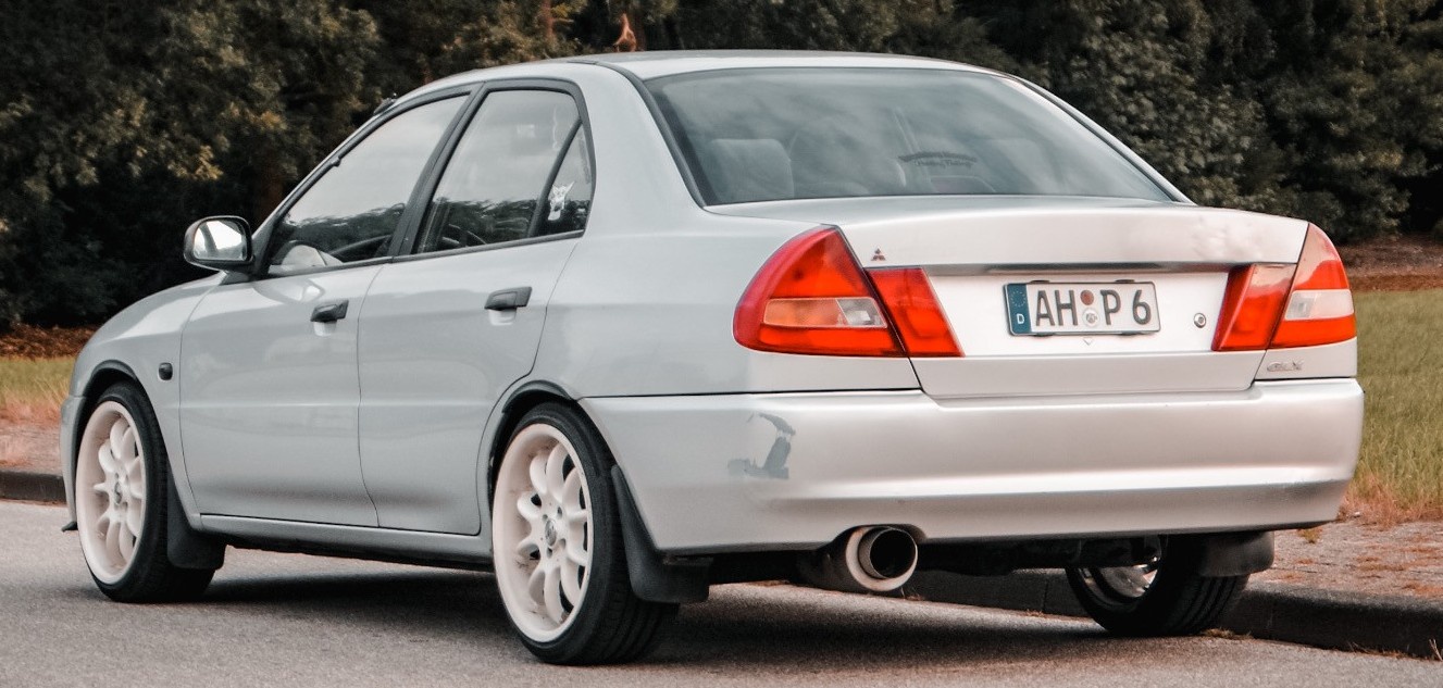 Which Mitsubishi EVO Generation Is The Best To Own For Car Enthusiasts ...