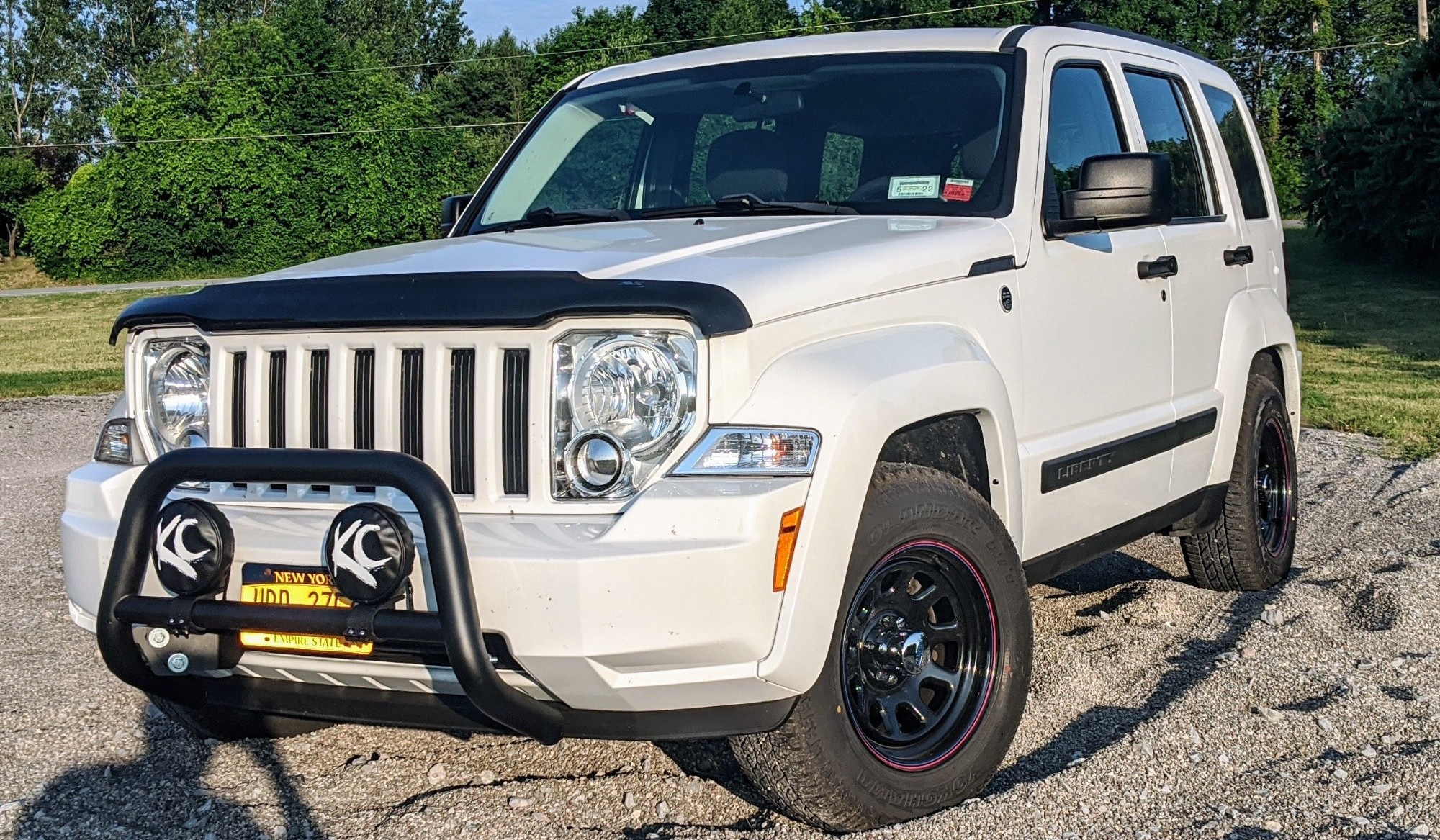 What Wheels and Tires Best Fit A Jeep Liberty For Off-Roading ...