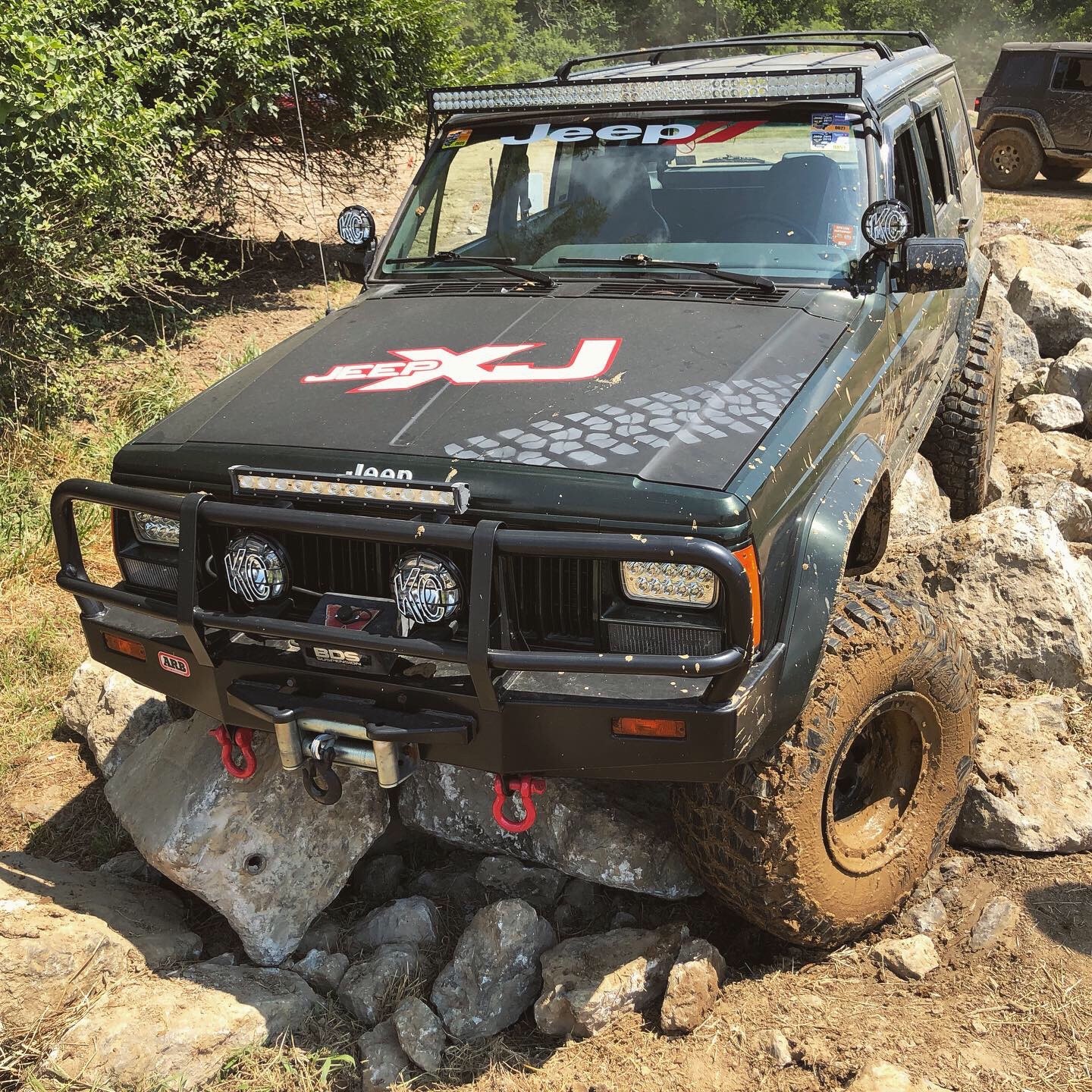 What Wheels and Tires Best Fit A Jeep Cherokee XJ For Off-Roading ...