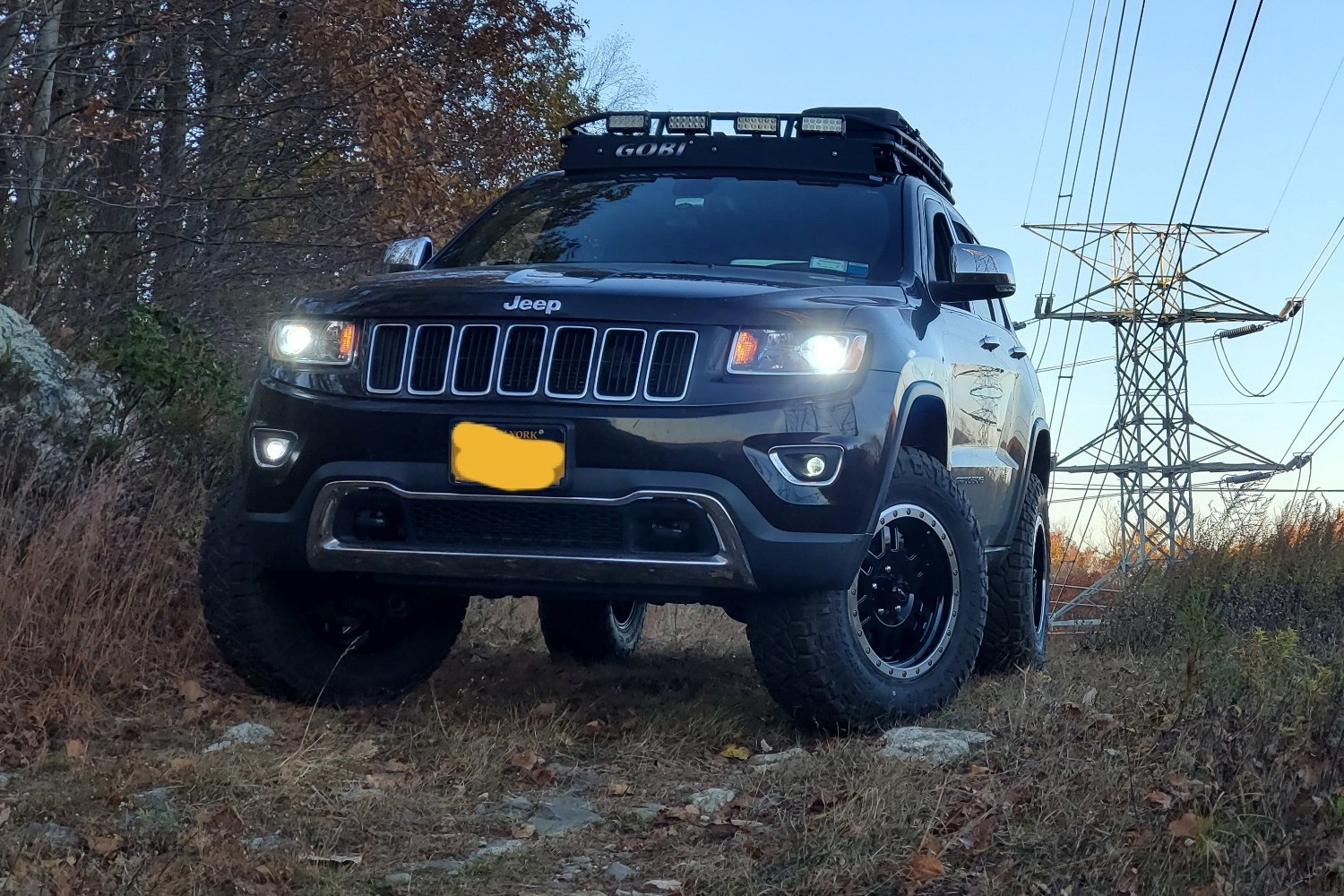 What Wheels and Tires Best Fit The Jeep Grand Cherokee For Off-Roading ...